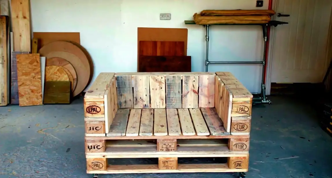 53 Pallet Chair DIY Plans | Cut The Wood